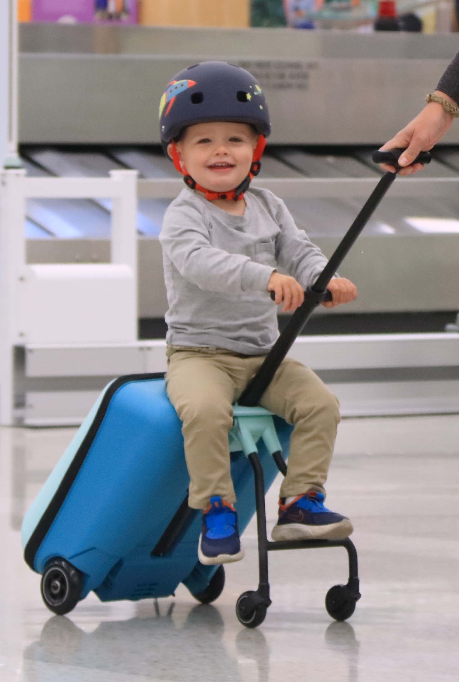 Are Scooter Suitcases Allowed In Airports Ride-On Scooter Luggage For ...